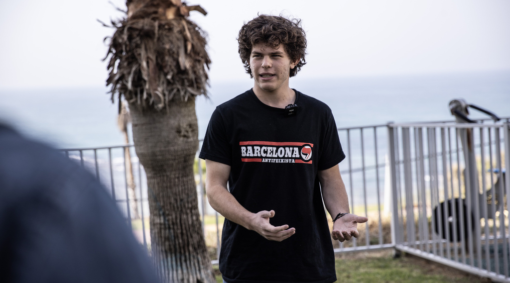American Israeli Tal Mitnick sentenced to 30 more days for refusing ...