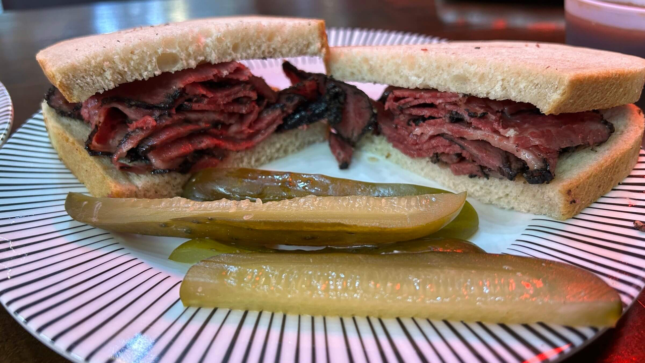 David's Brisket House makes Jewish deli food, certified halal – The Forward