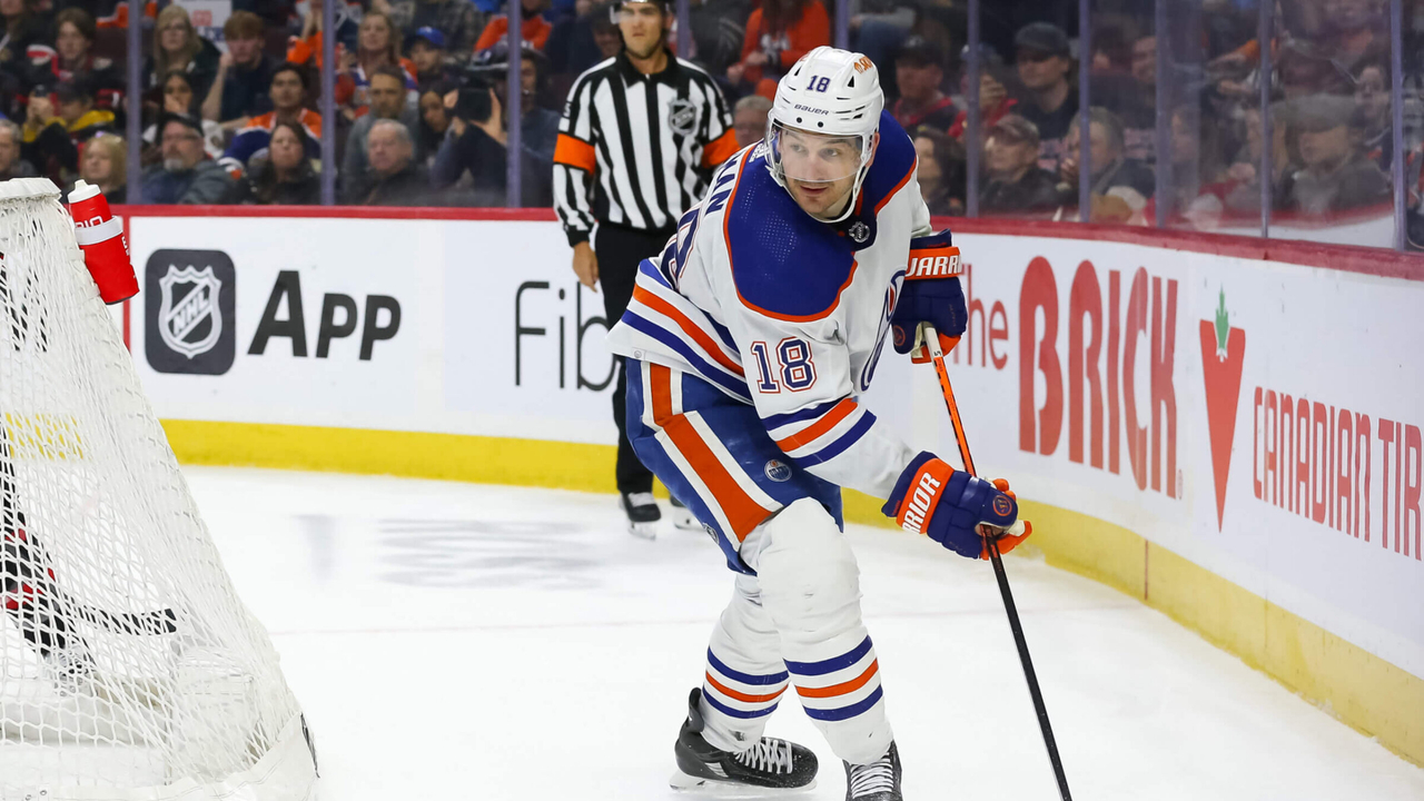 Can you discuss a Jewish NHL player's 50-goal season without noting his ...