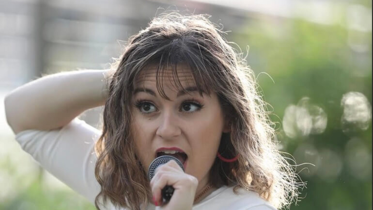 Satmar-raised singer Riki Rose becomes a Yiddish rock star – The Forward