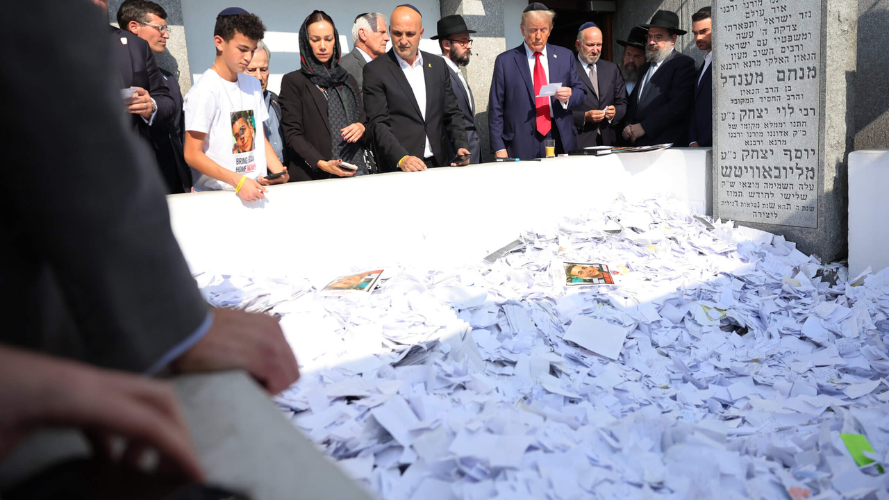 What is the Ohel? Mayor Adams, Trump visit Chabad Rebbe grave – The Forward