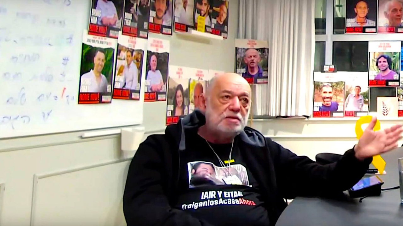 VIDEO: Itsik Horn speaks in Yiddish about his two sons, hostages in ...