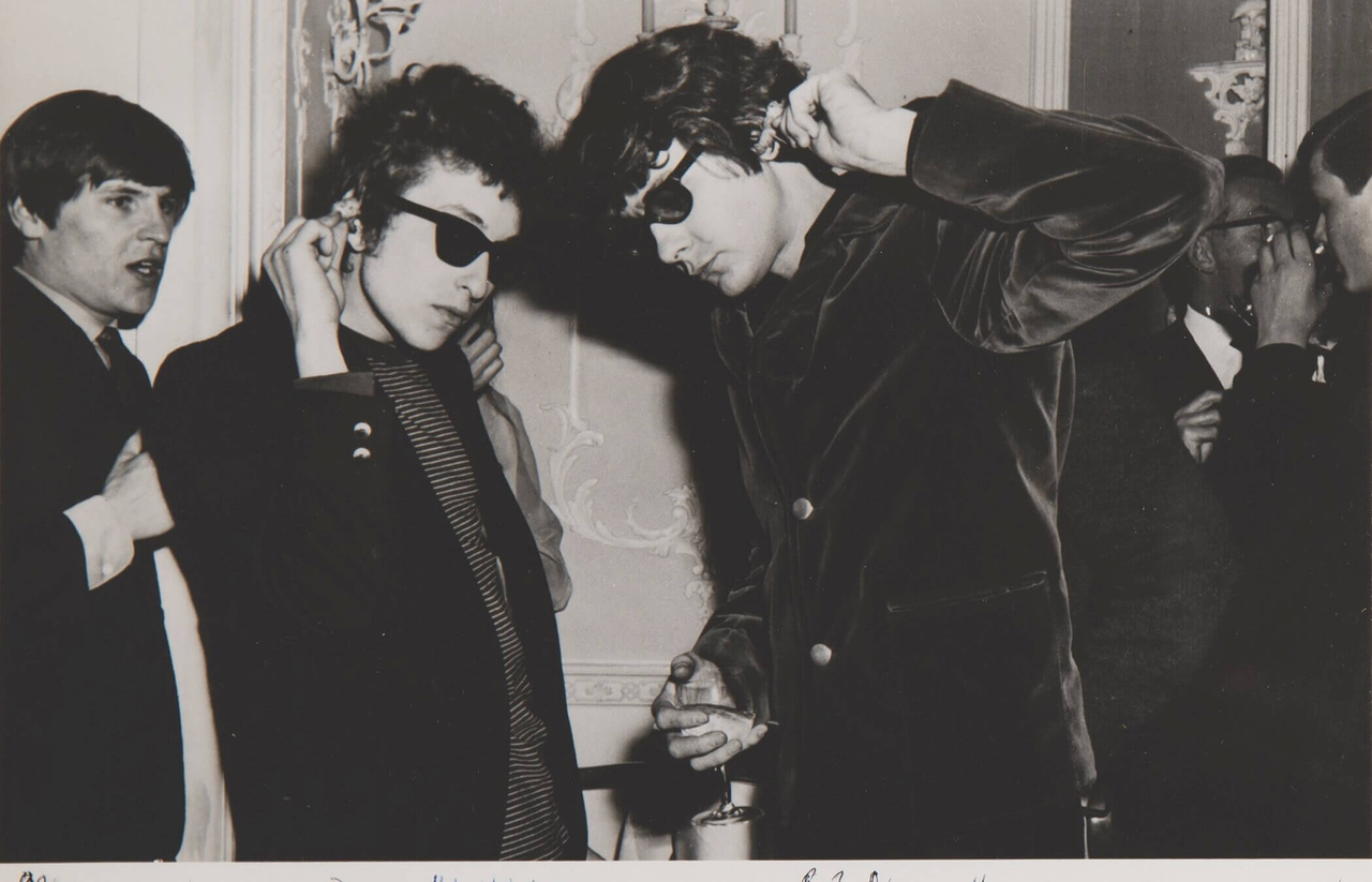 Bob Dylan and Bob Neuwirth reunite at a memorabilia auction – The Forward
