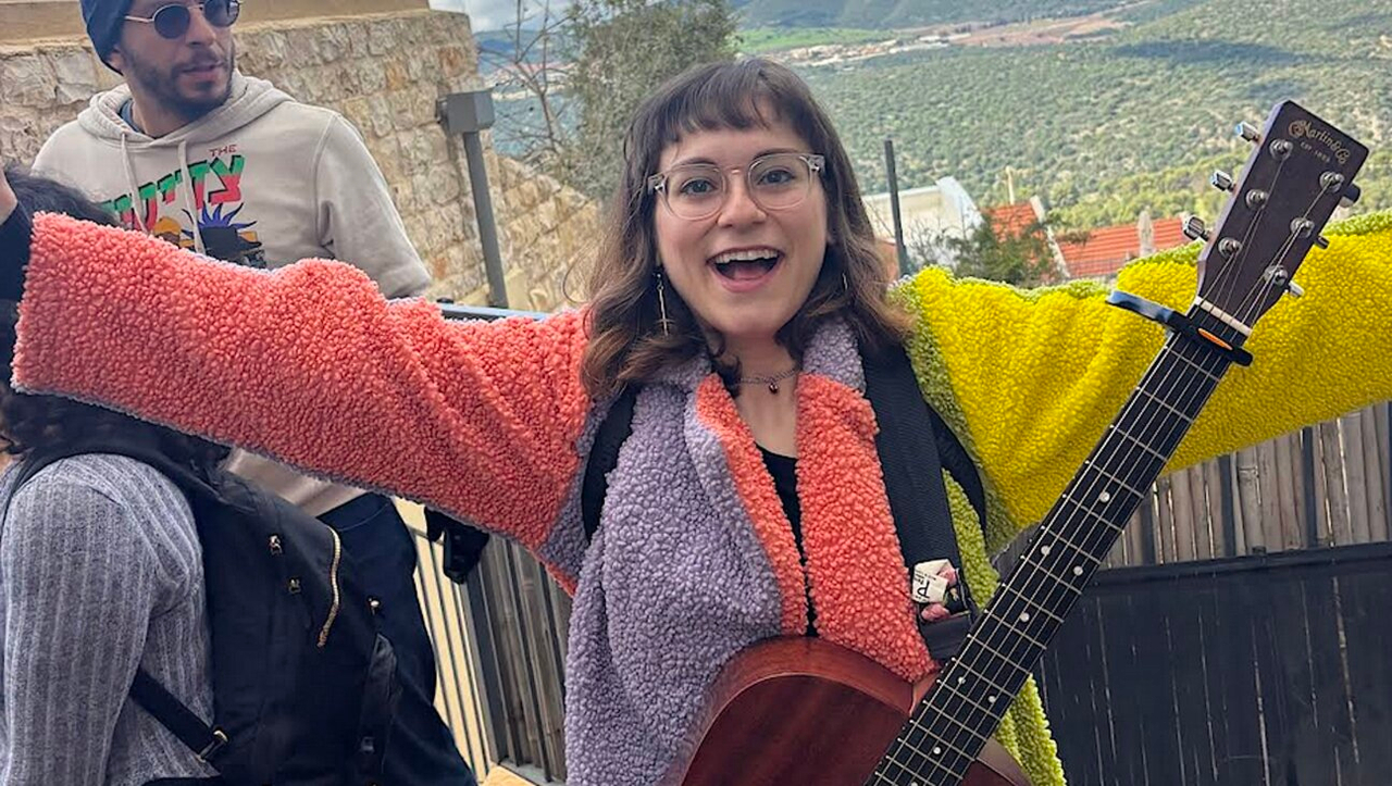 Satmar-raised singer Riki Rose becomes a Yiddish rock star – The Forward