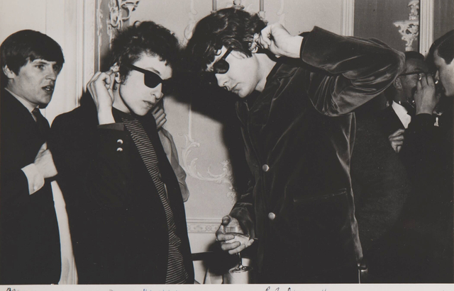 Bob Dylan and Bob Neuwirth reunite at a memorabilia auction – The Forward