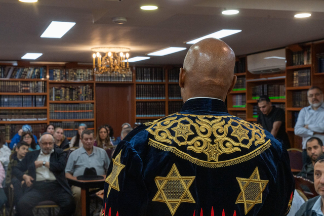 Where Eric Adams got his Rosh Hashanah fit – The Forward