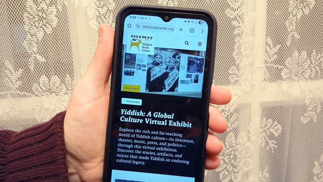 Enjoy the Yiddish Book Center’s exhibit on your phone – The Forward