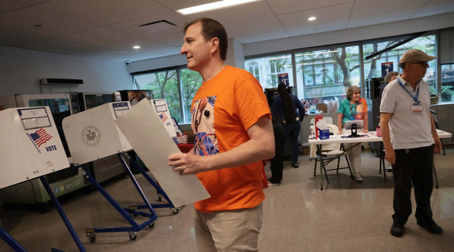 DOJ investigates coffee shop that banned Rep. Goldman as his support ...