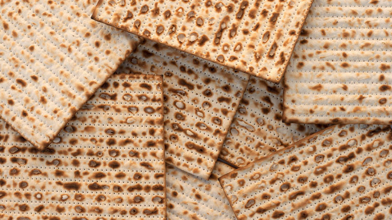 Grocery store displays are full of matzo -- but none of it is kosher ...