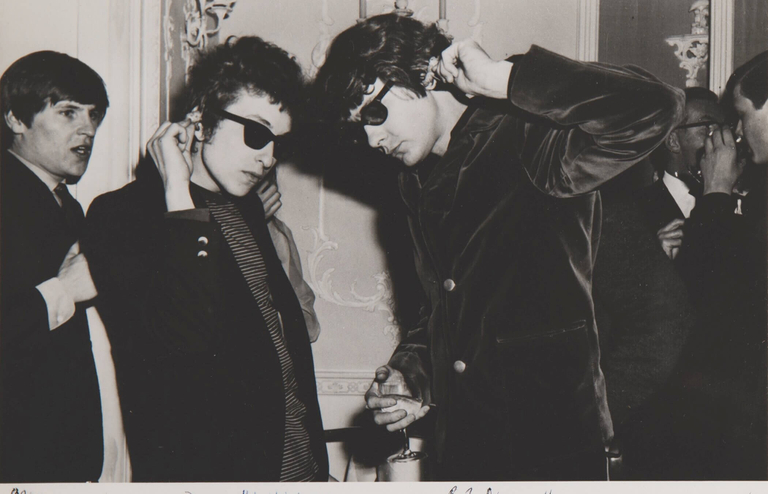 Bob Dylan and Bob Neuwirth reunite at a memorabilia auction – The Forward