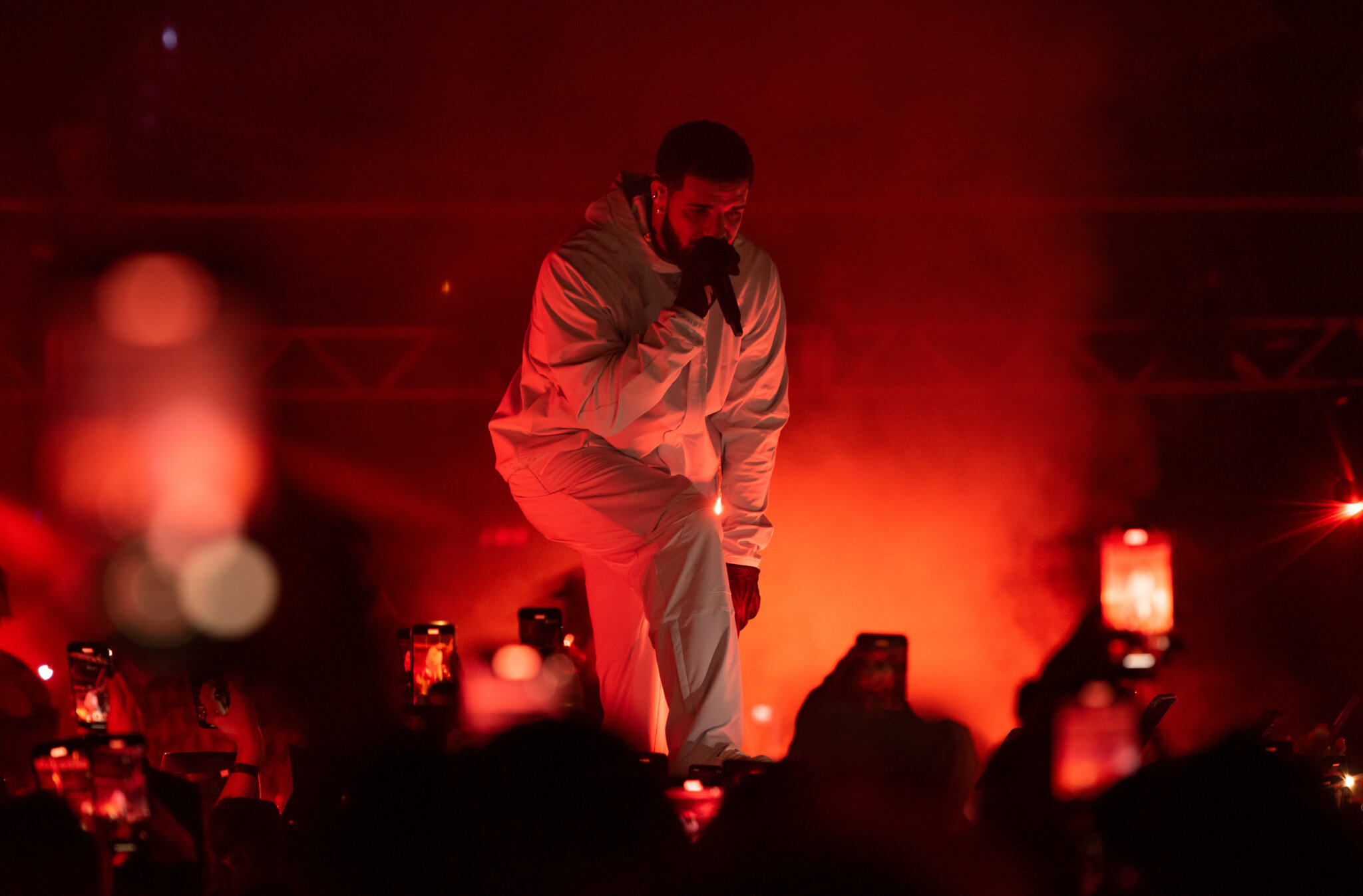 Why a criminal defense lawyer is hounding Drake for a deposition – The ...
