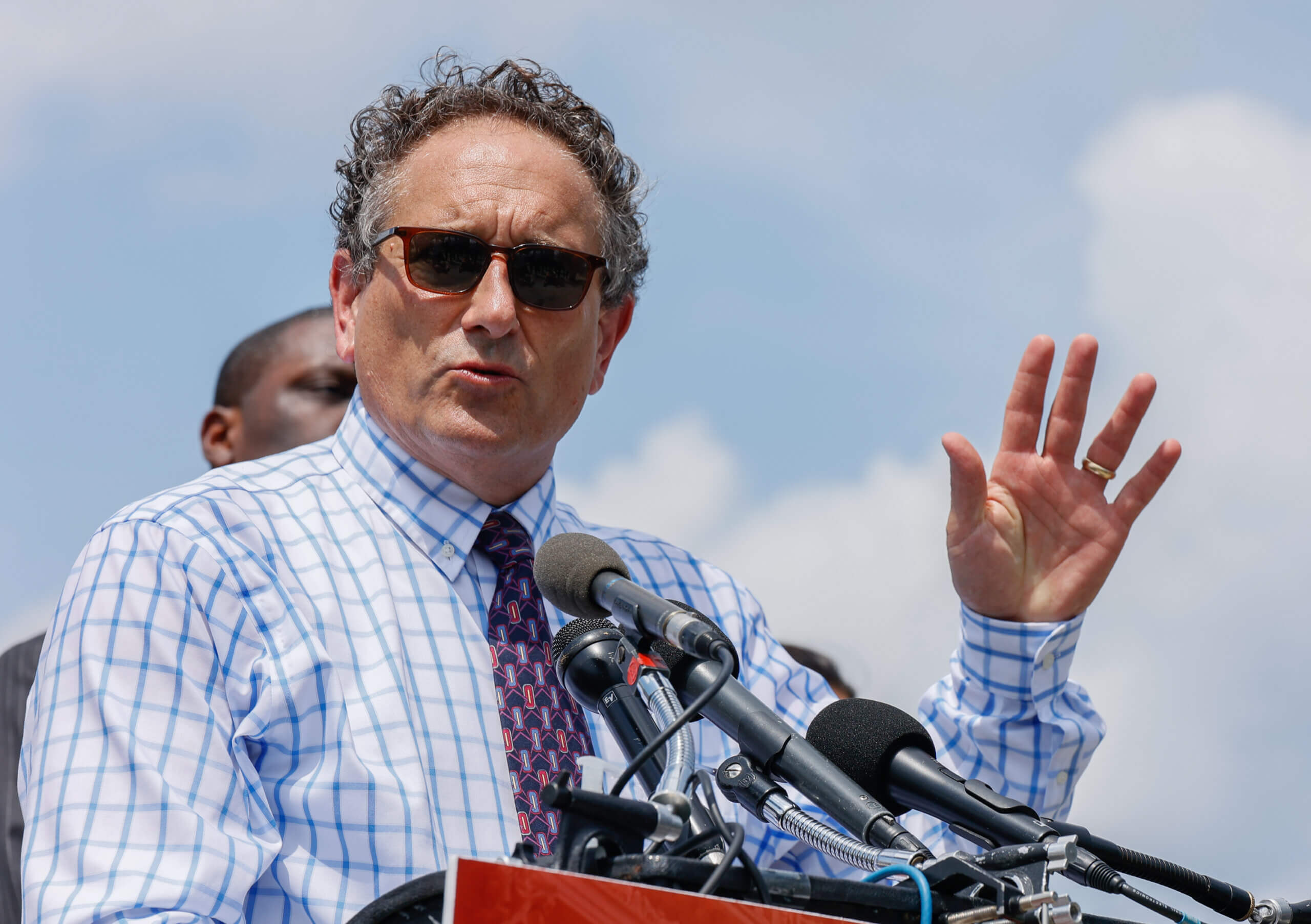 Under attack by AIPAC, Jewish congressman turns to progressive allies ...