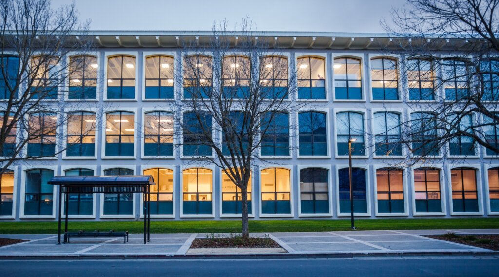 Campus police investigate antisemitic banners at UC Davis – The Forward