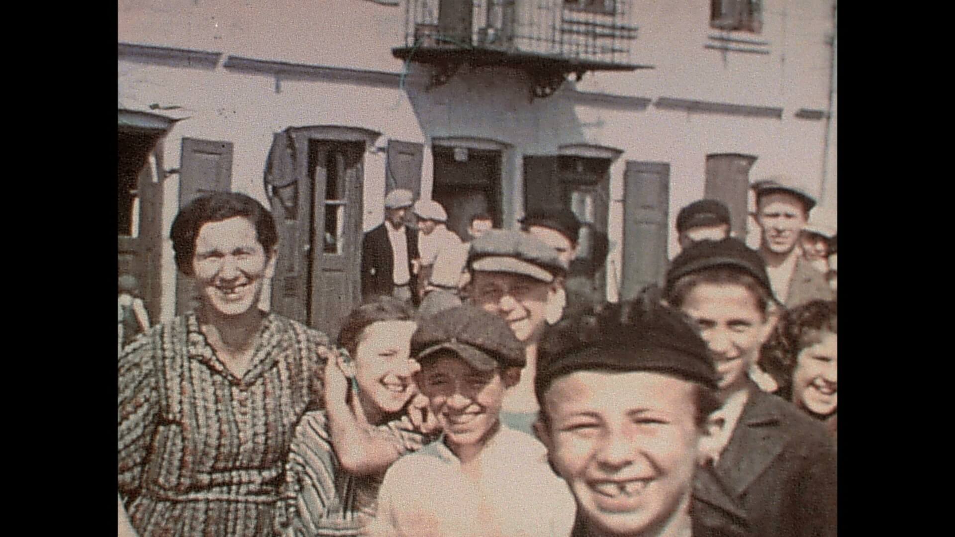 How much is a photo of persecuted Jews worth — and why would someone ...