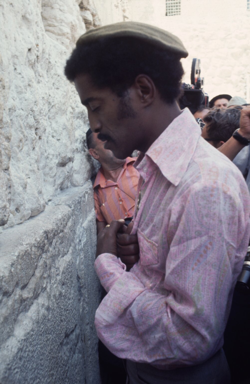 The real story behind Sammy Davis Jr.’s conversion to Judaism – The Forward