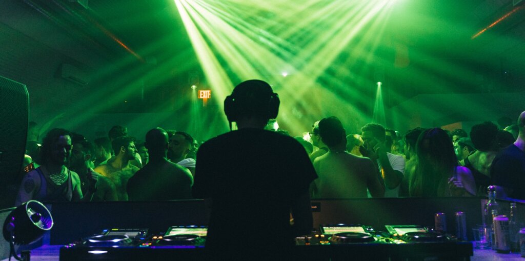 A new dance club in Williamsburg is bringing Tel Aviv party culture to ...