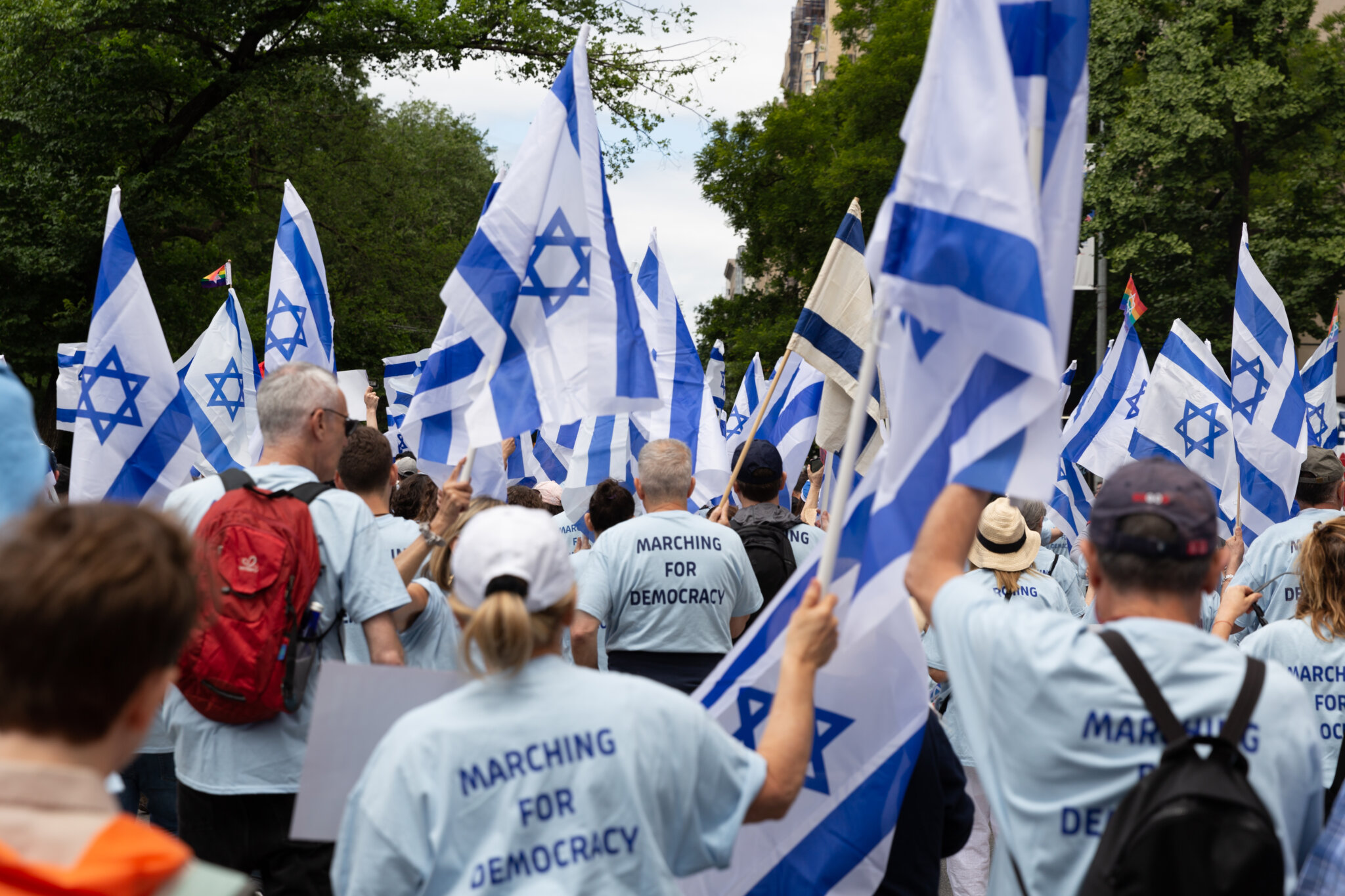 Why did Jewish federations sponsor event promoting settlements?