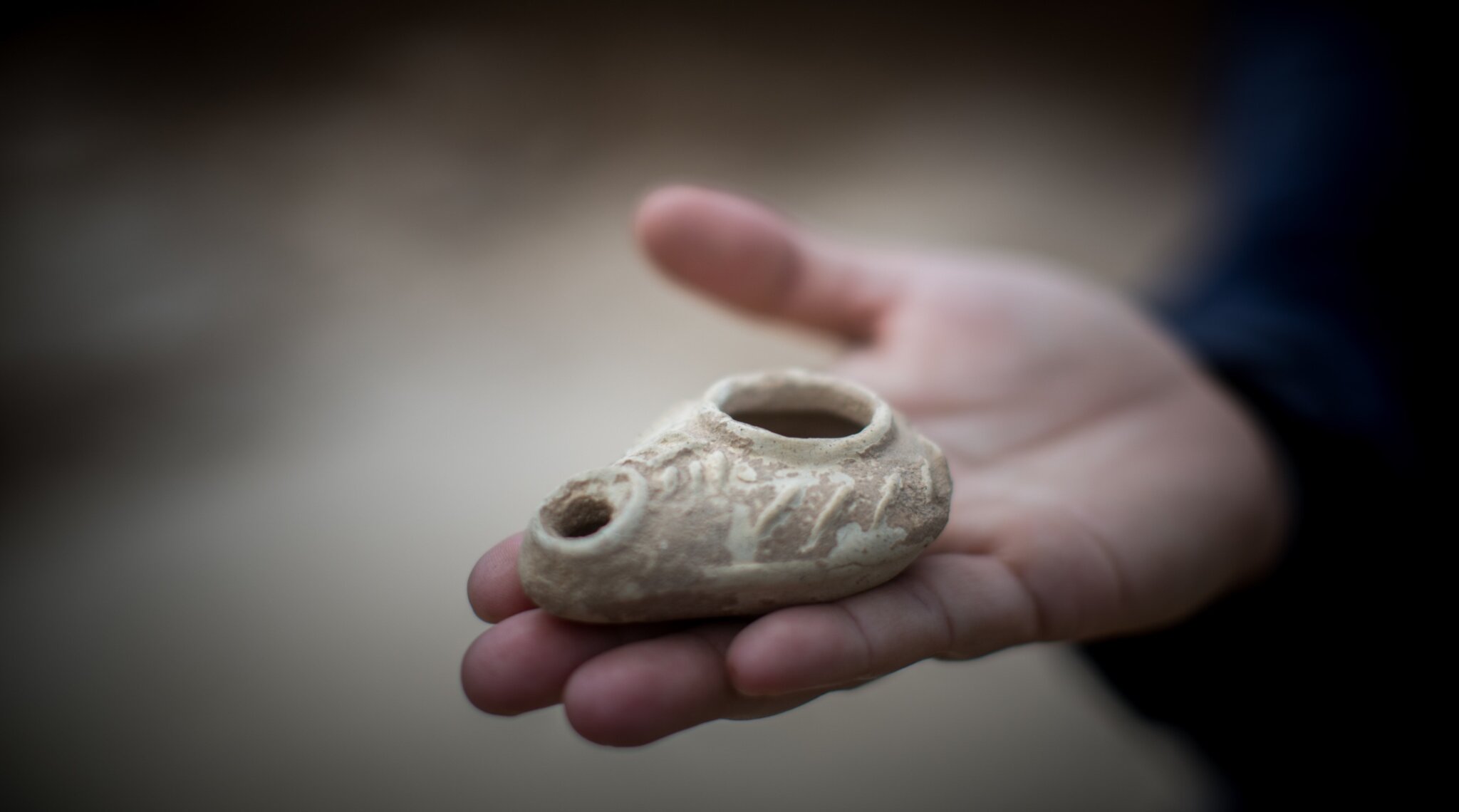 Trump to return ancient oil lamps to Israel – The Forward
