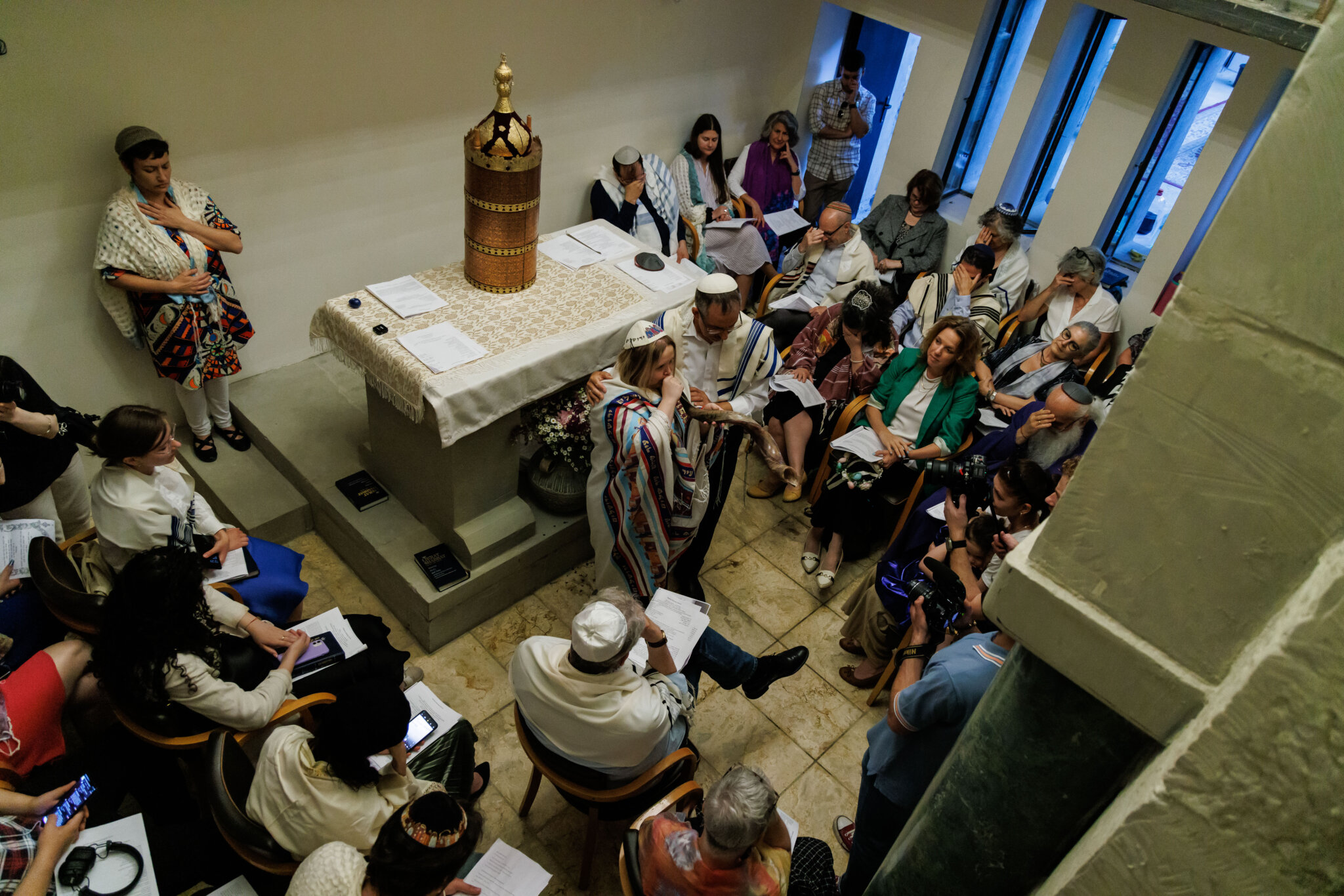 After 2,600 years, women read Torah in Tbilisi for the first time