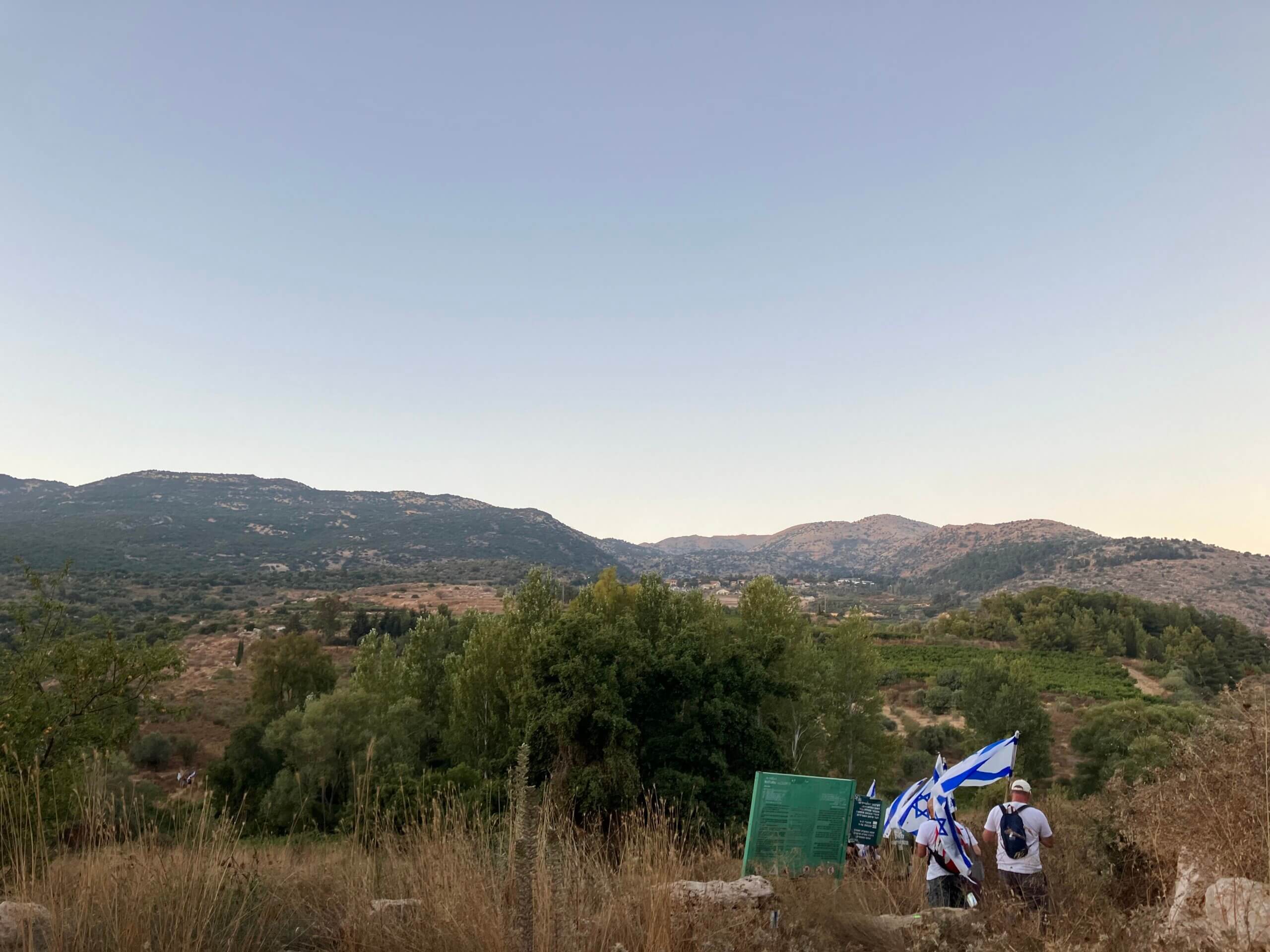 Netanyahu vacationed in Neve Ativ — protesters followed him there