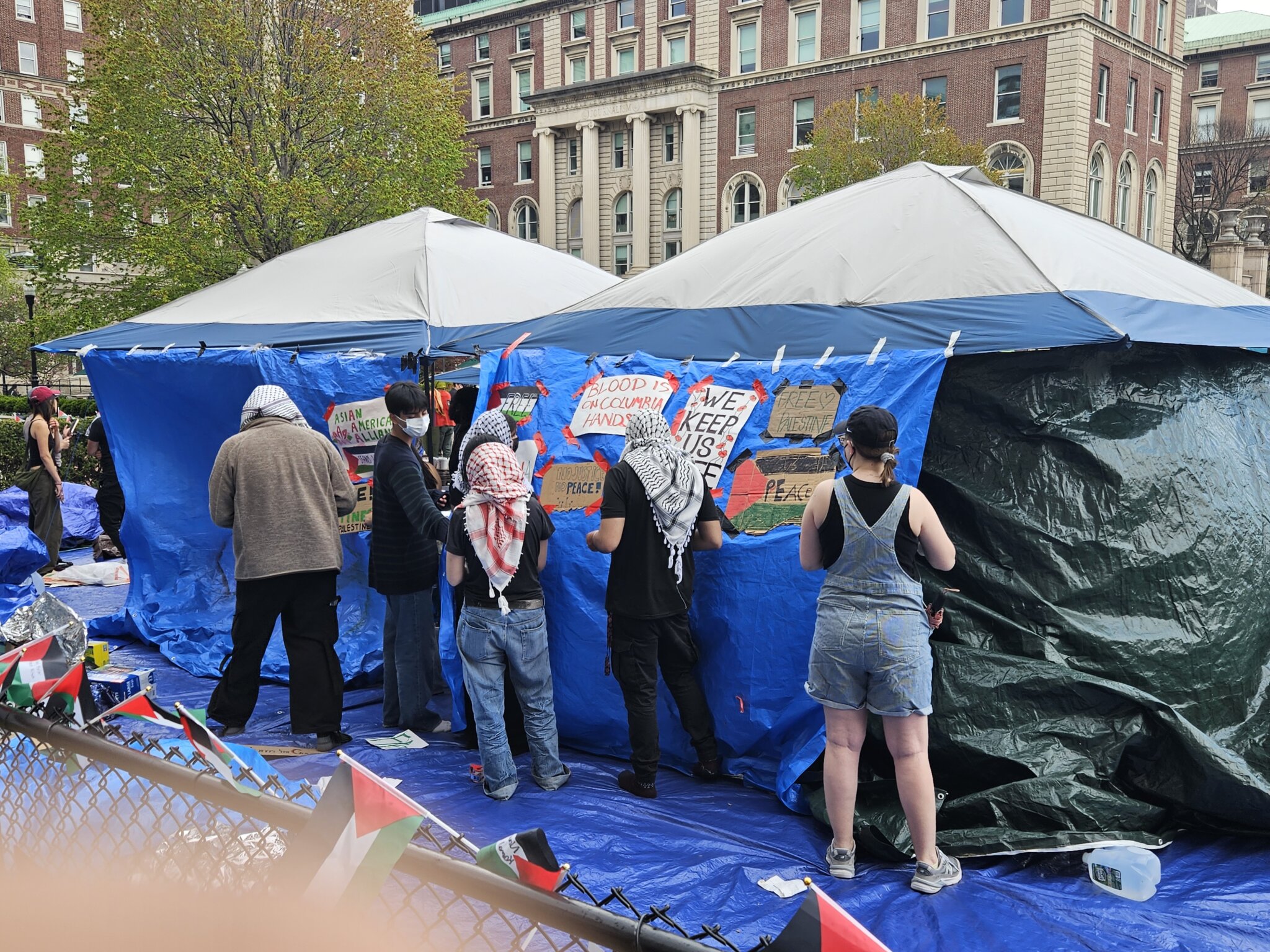 Who's supplying protesters' tents: Agitators or Amazon? – The Forward