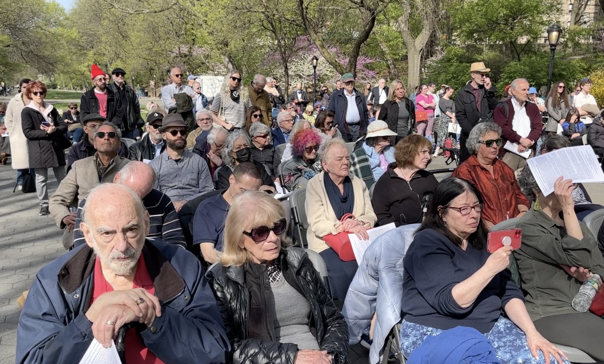 Is the small Der Shteyn plaque NYC's most meaningful Holocaust memorial ...