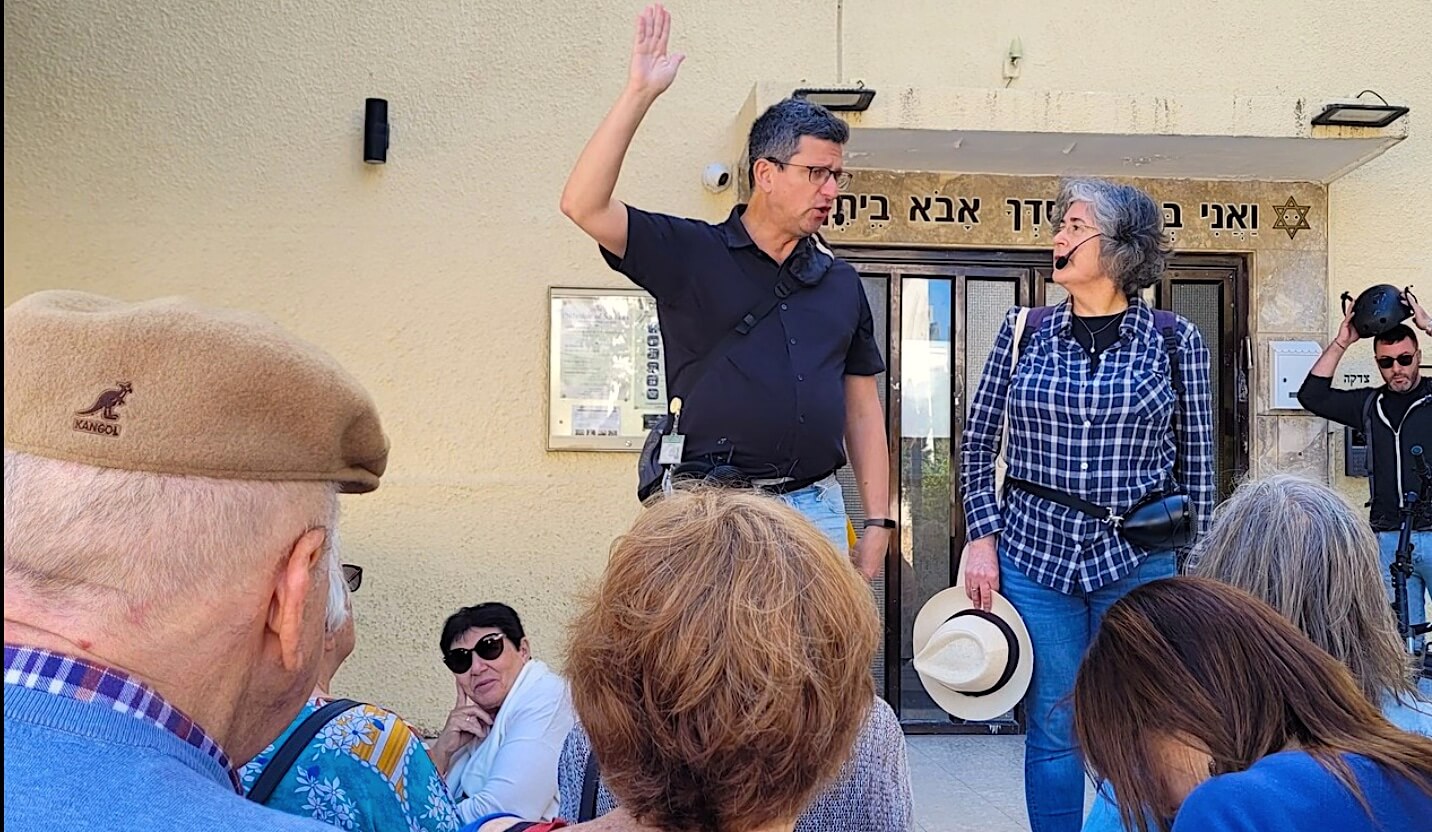 New lively literary tours of Old Jaffa-Tel Aviv's Yiddish history – The Forward