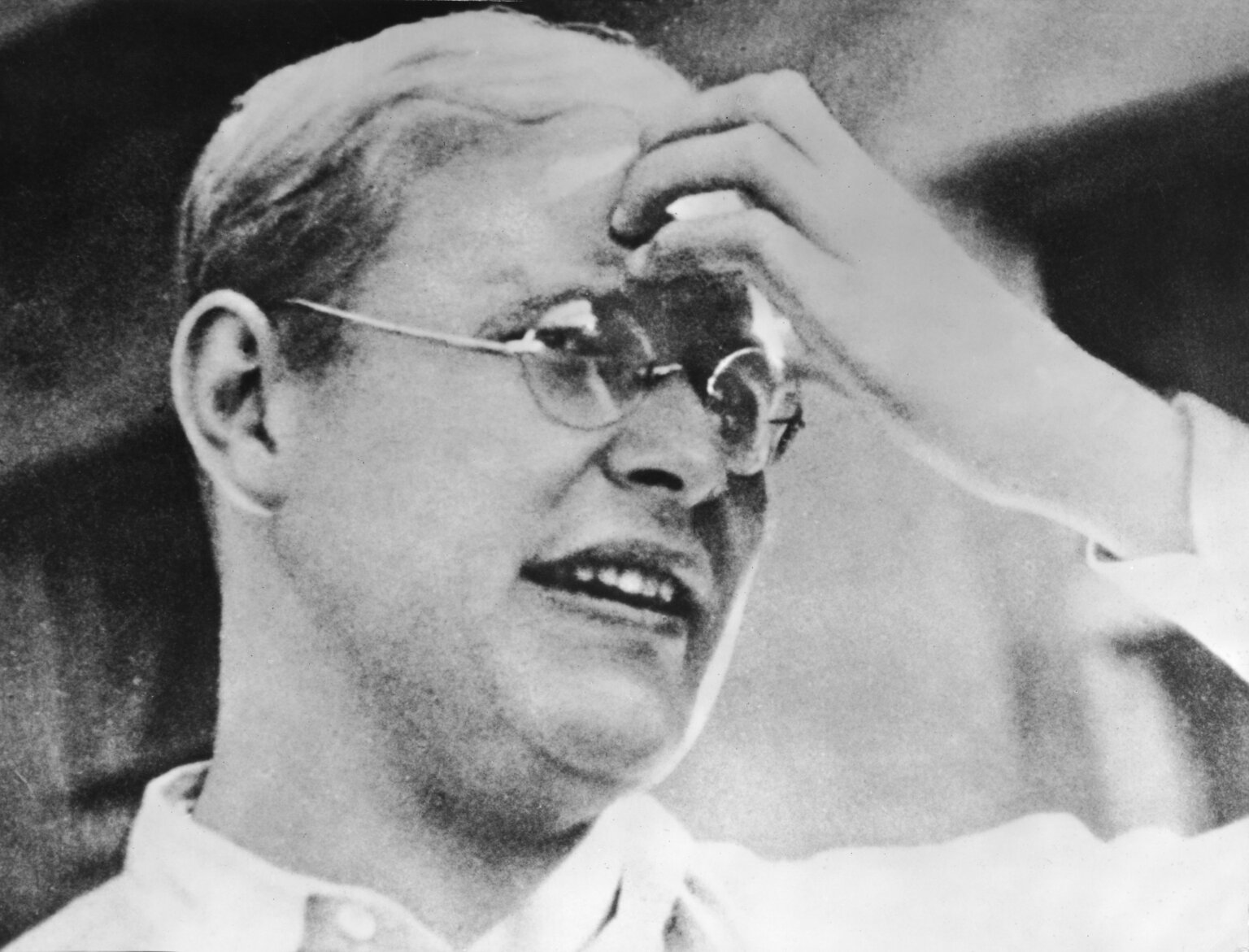 A new Dietrich Bonhoeffer biopic tells a compelling but untrue story ...