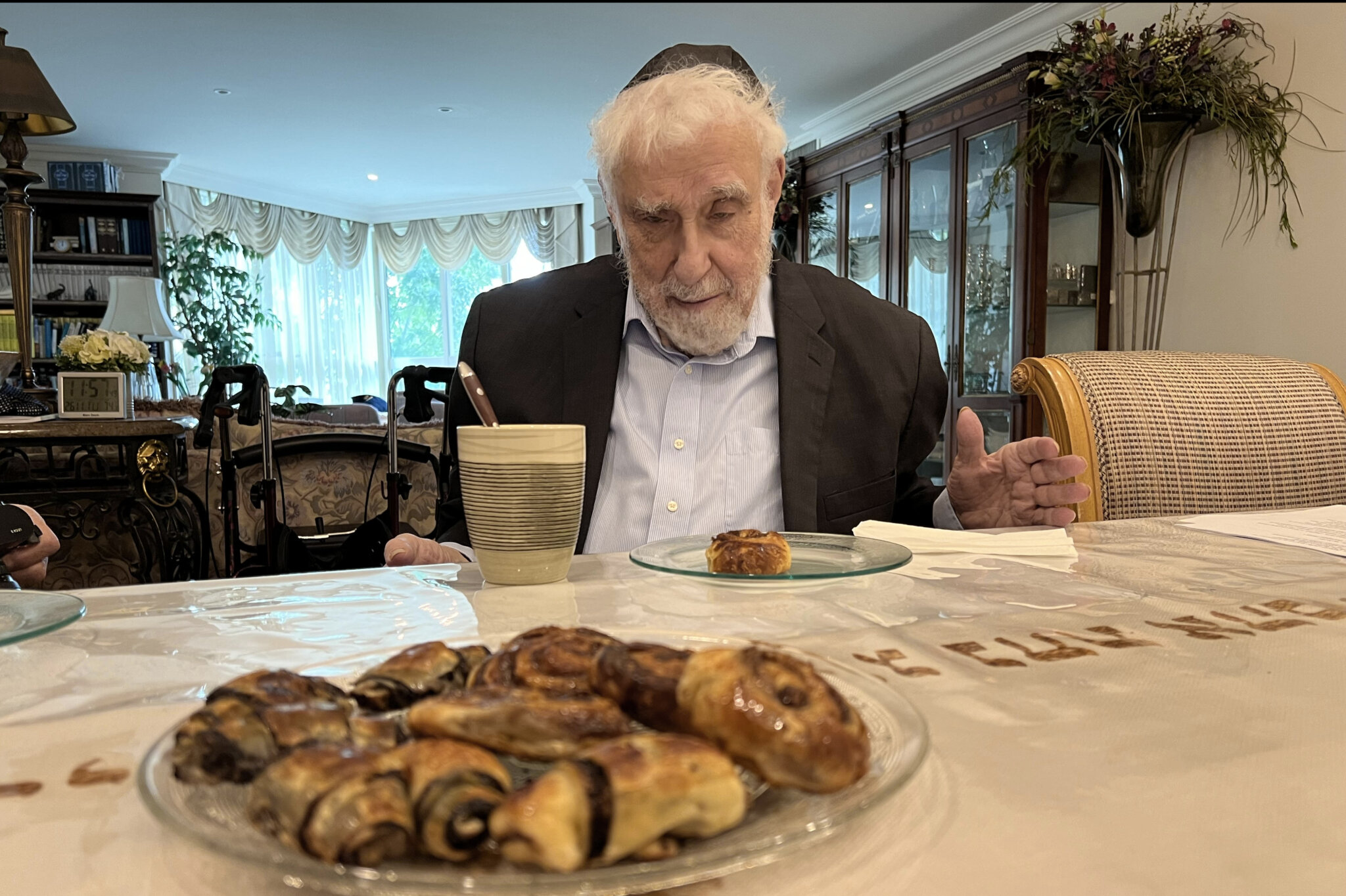 How a neighborhood kosher bakery created a global phenomenon – The Forward