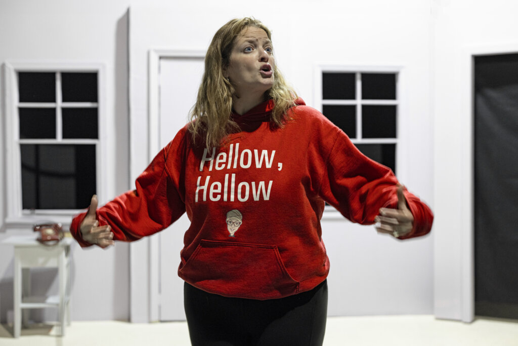 Ex-Haredi Leah Forster on her new play "That's Yentatainment" – The Forward