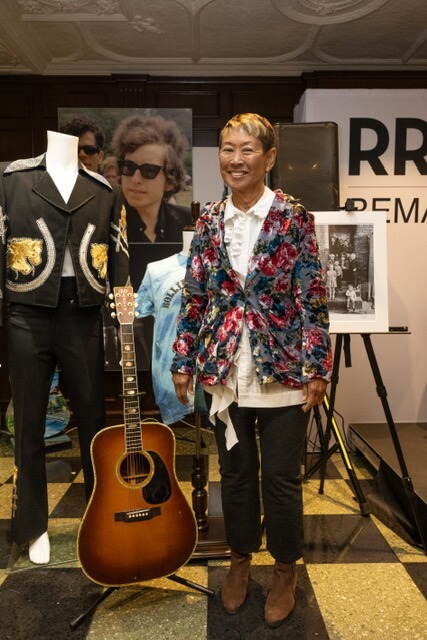 Bob Dylan and Bob Neuwirth reunite at a memorabilia auction – The Forward