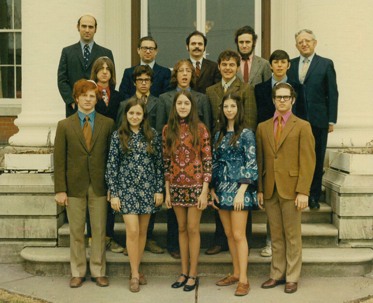Who is Alan Garber, Harvard’s Jewish president? – The Forward