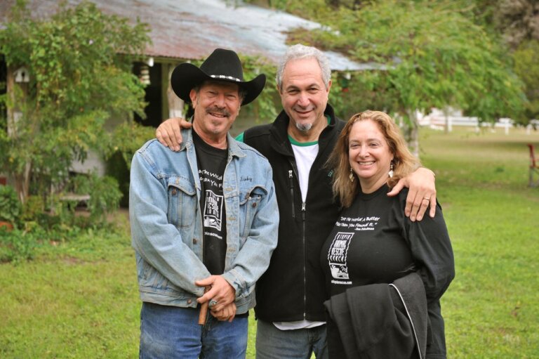 Kinky Friedman has been gone a year, but Echo Hill Ranch lives on – The Forward