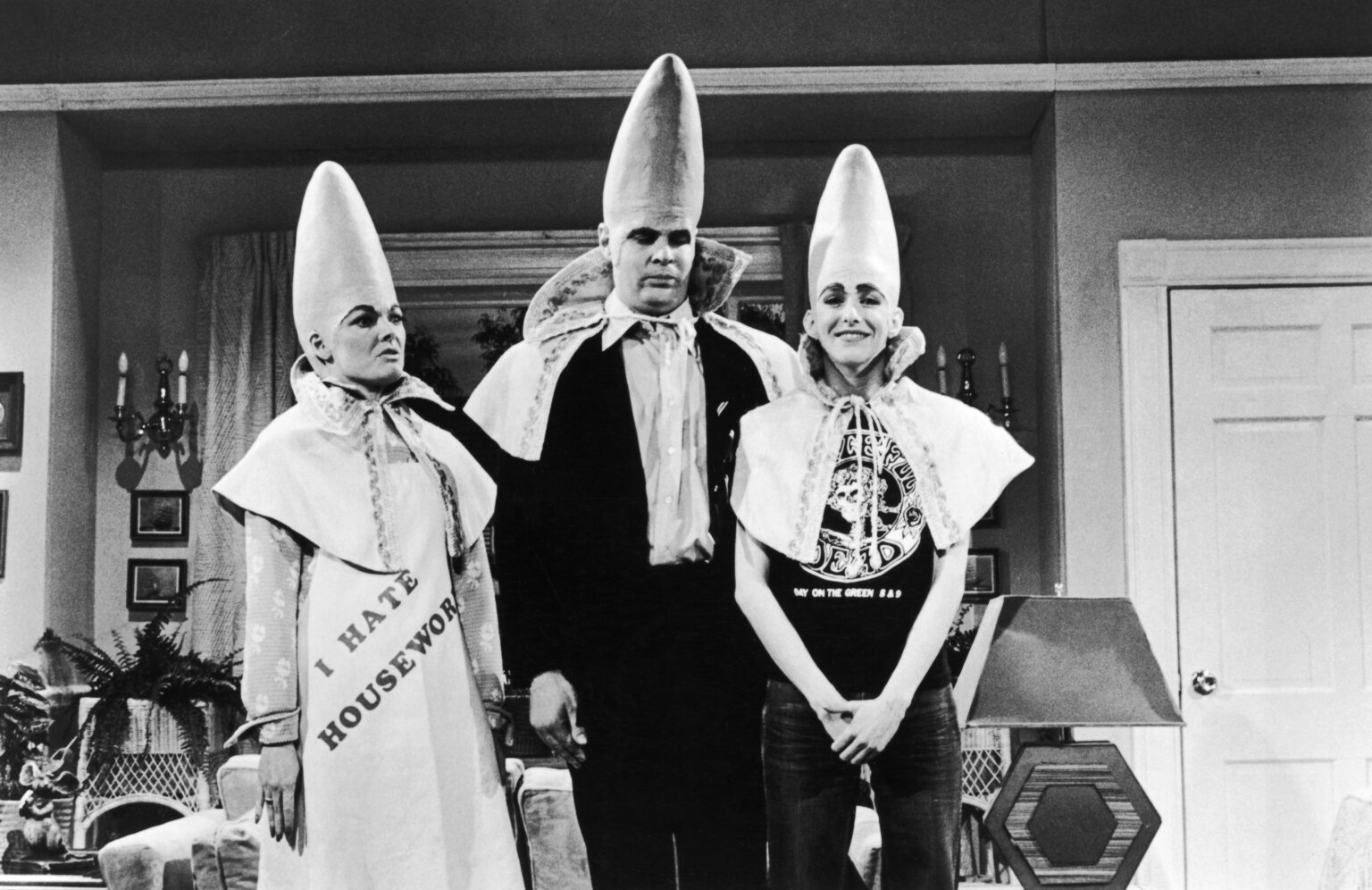 Does satire on 'SNL' still have power in the Trump era? – The Forward